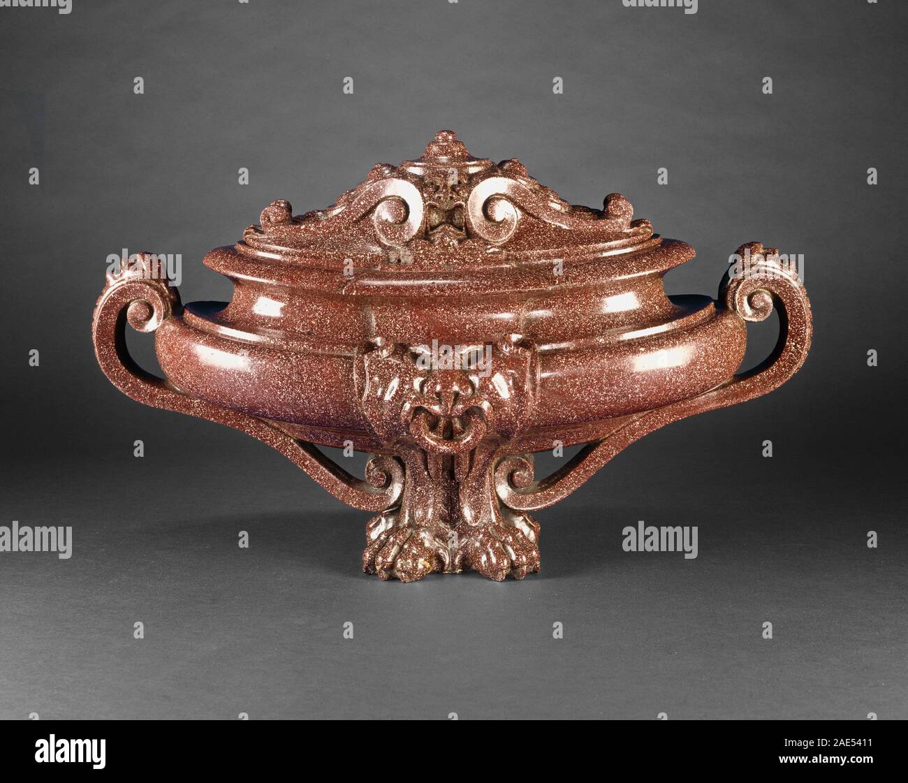 Florentine aus dem 16. Jahrhundert, Urn mit grotesken Masken,, 16 ...