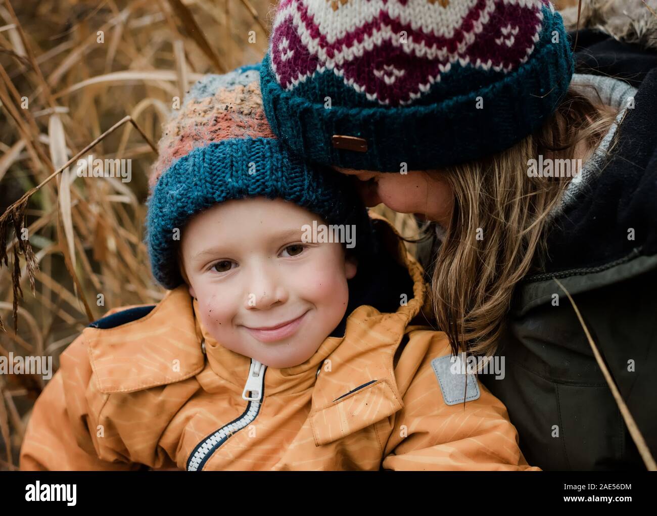 Mutter frau weiblich junge sohn -Fotos und -Bildmaterial in hoher ...