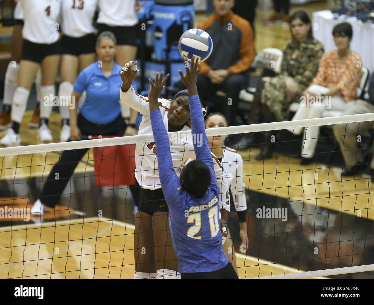 Austin, Texas, USA. 6. Dezember, 2019. Texas Longhorns mittleren ...