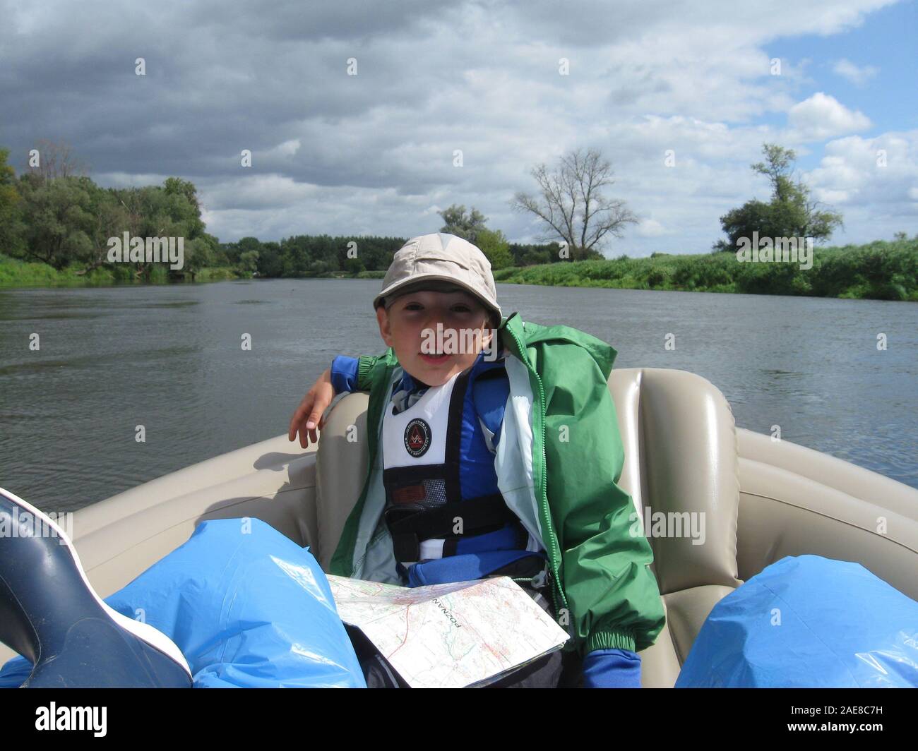 Child Rowing Dinghy Stockfotos und -bilder Kaufen - Alamy