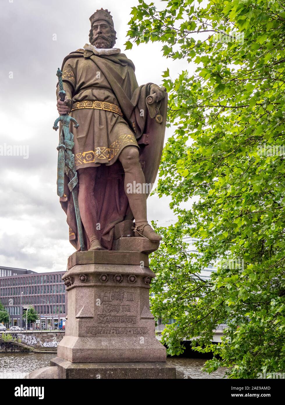 Statue von Graf Adolf III. Von Engelbert Peiffer Bildhauer auf der ...