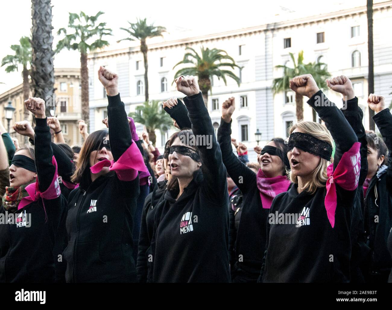 Rom, Italien. 07 Dez, 2019. 'El violador eres Tu'Flash Mob in Rom von ...
