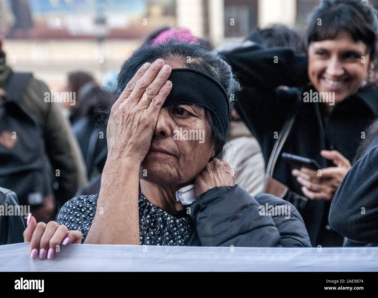 Rom, Italien. 07 Dez, 2019. 'El violador eres Tu'Flash Mob in Rom von ...