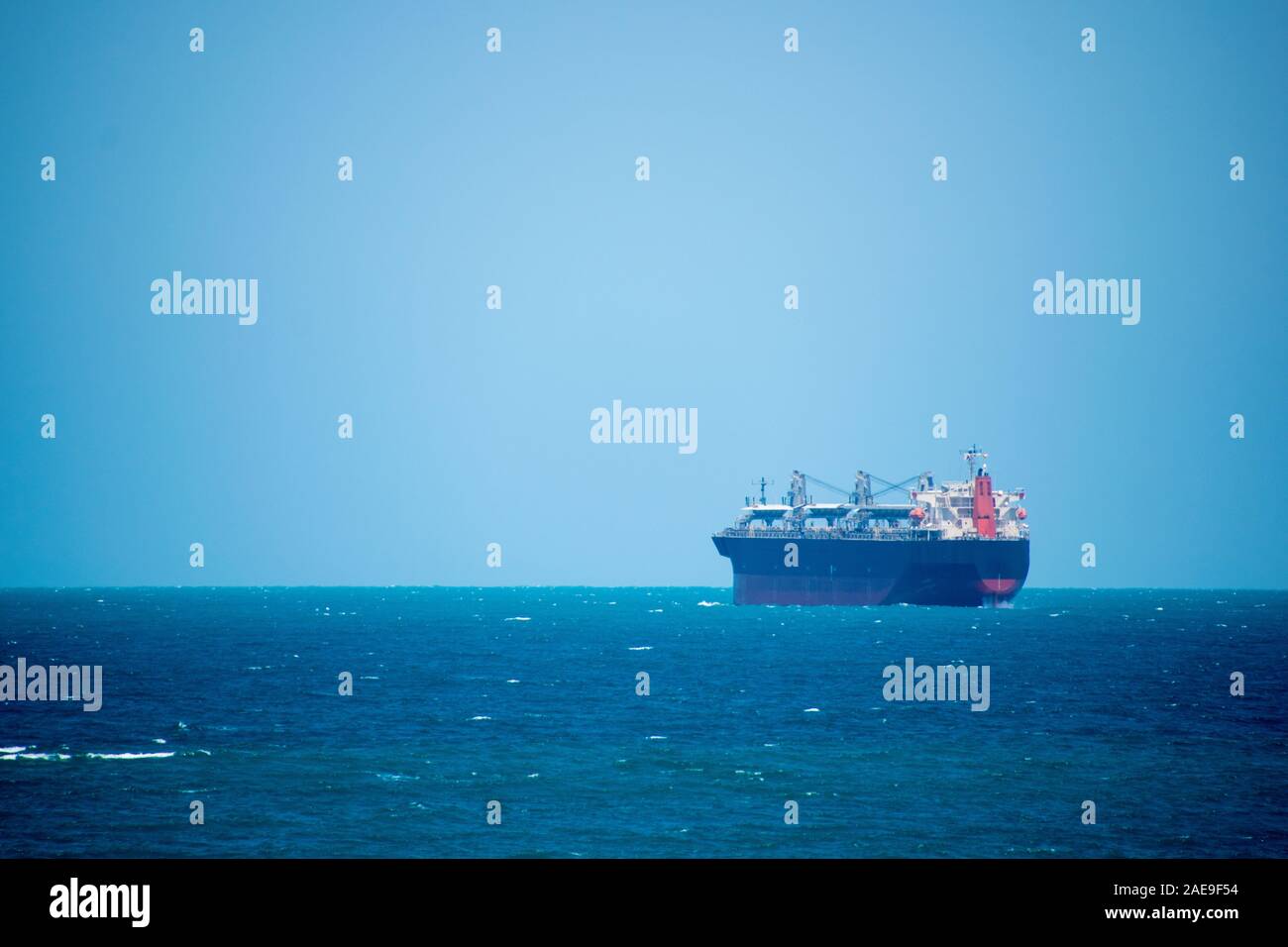 Schwerer frachter -Fotos und -Bildmaterial in hoher Auflösung – Alamy
