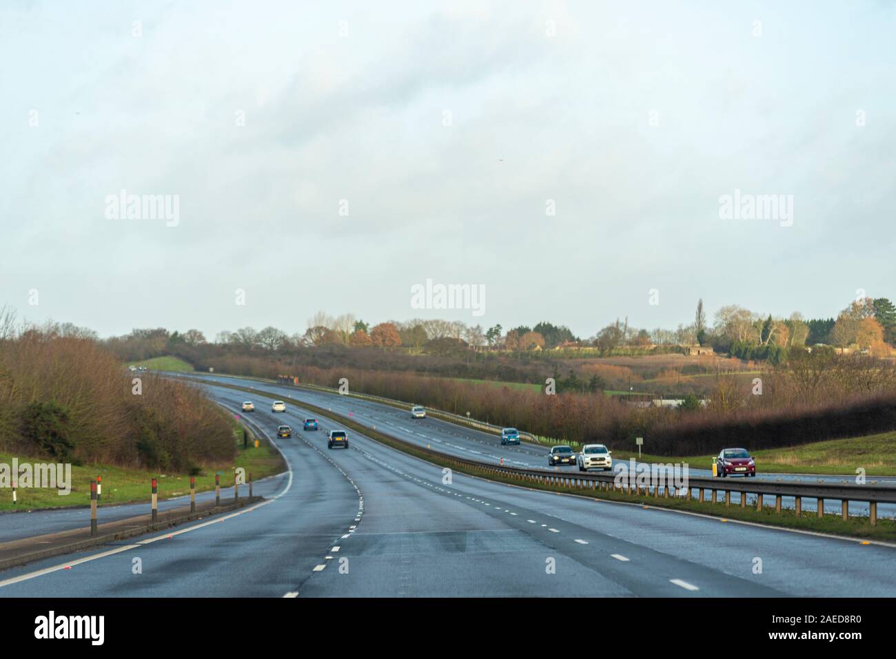 Dreispurige autobahn -Fotos und -Bildmaterial in hoher Auflösung – Alamy