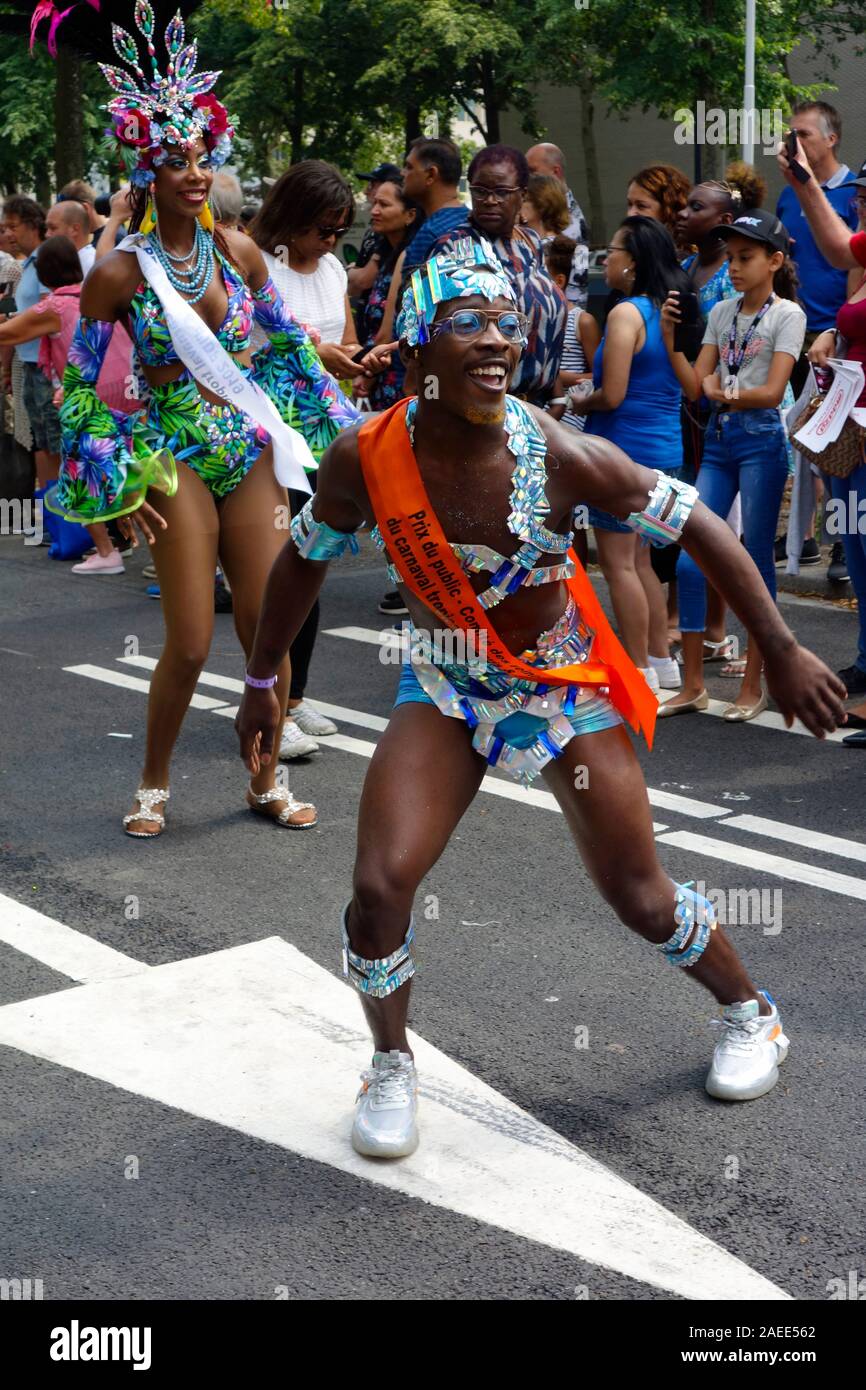 Rotterdam sommer karneval -Fotos und -Bildmaterial in hoher Auflösung ...