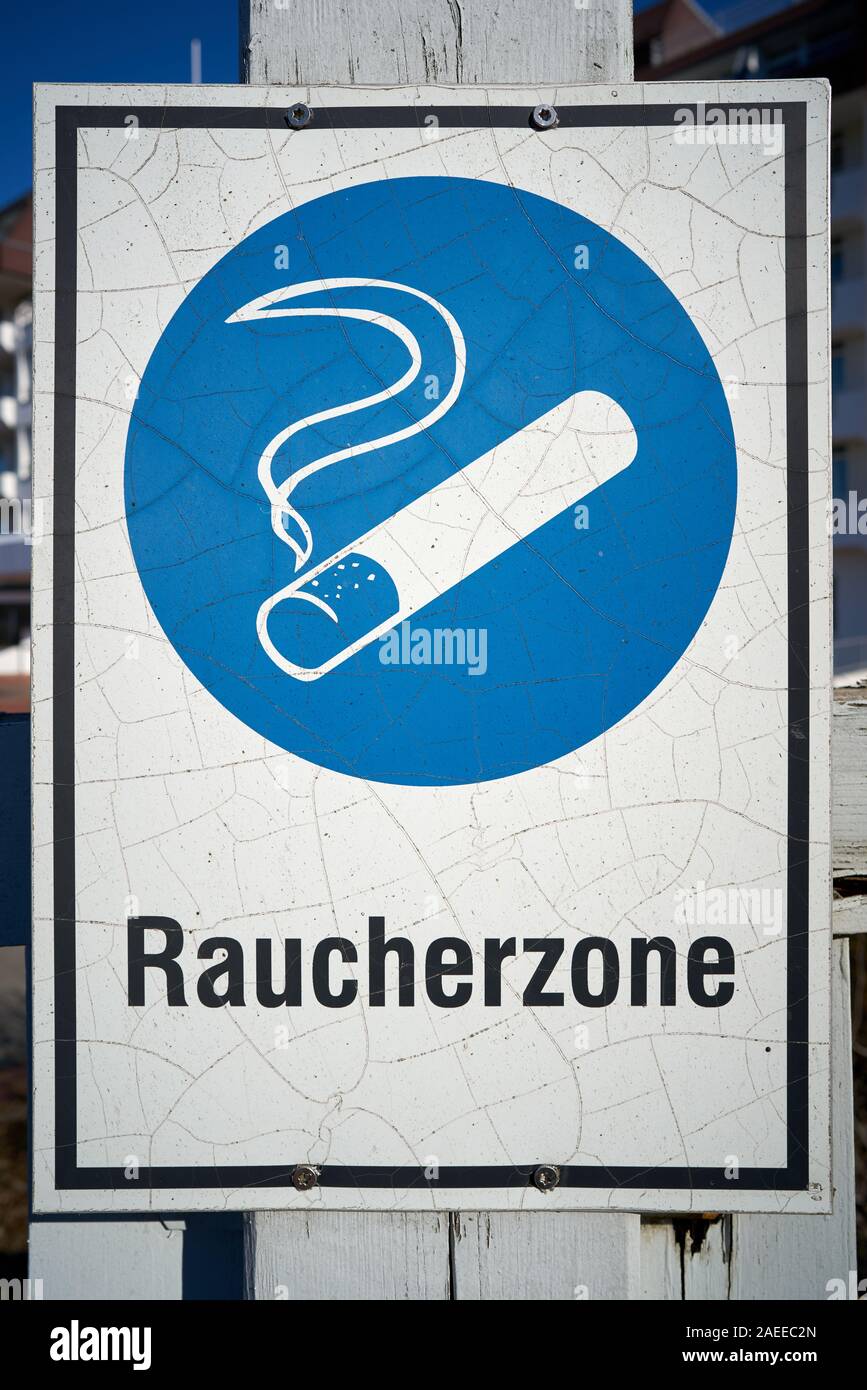 Beschilderung des raucherbereichs -Fotos und -Bildmaterial in hoher ...
