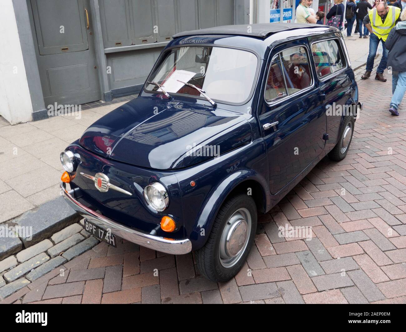 1970 fiat 500 -Fotos und -Bildmaterial in hoher Auflösung – Alamy