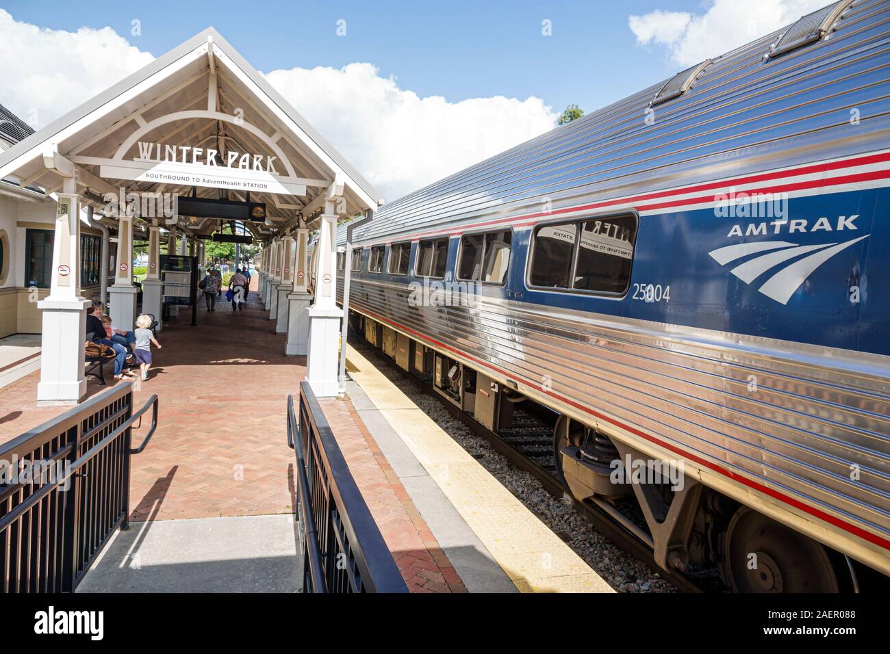 Amtrak sunrail amtrak sunrail station -Fotos und -Bildmaterial in hoher Auflösung – Alamy