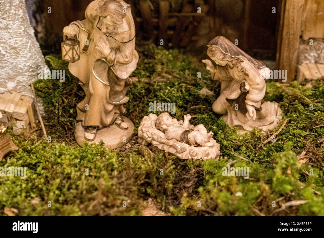 Krippe mit Jesus Maria und Joseph in der Moss Stockfotografie - Alamy