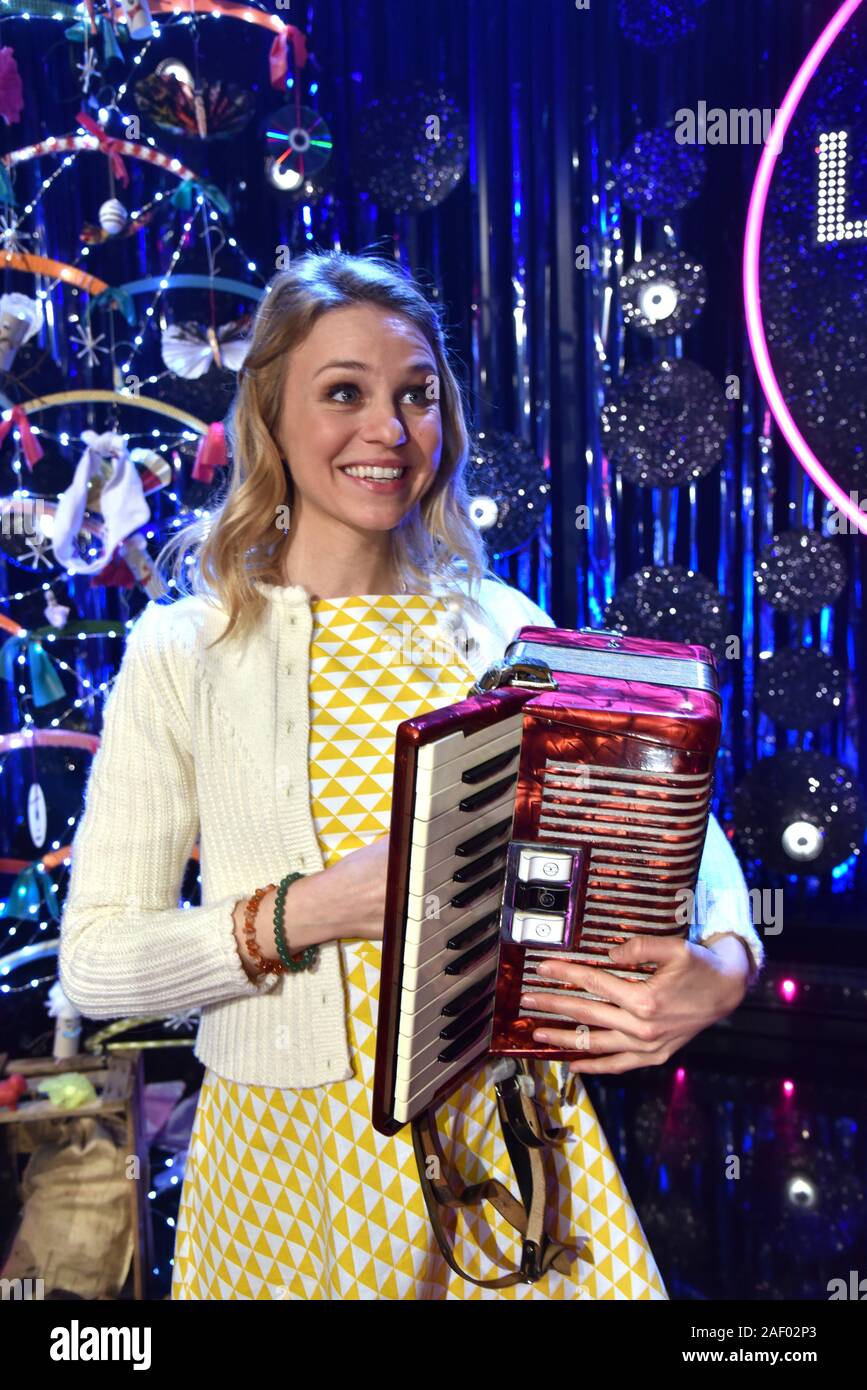 Köln, Deutschland. 10 Dez, 2019. Die Kabarettistin und Schauspielerin ...