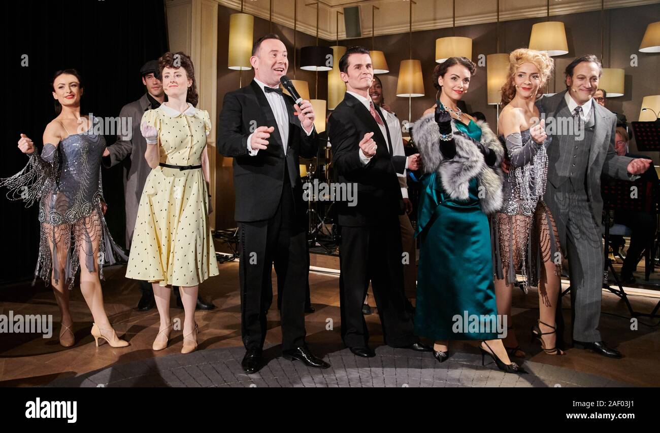 Berlin, Deutschland. 11 Dez, 2019. Die Schauspieler Kristina Stebner ...