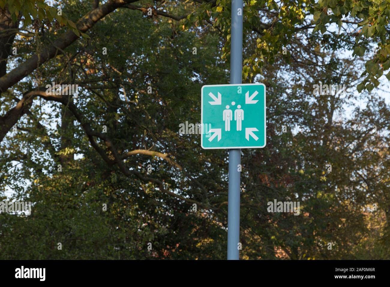 Sign meeting point -Fotos und -Bildmaterial in hoher Auflösung – Alamy
