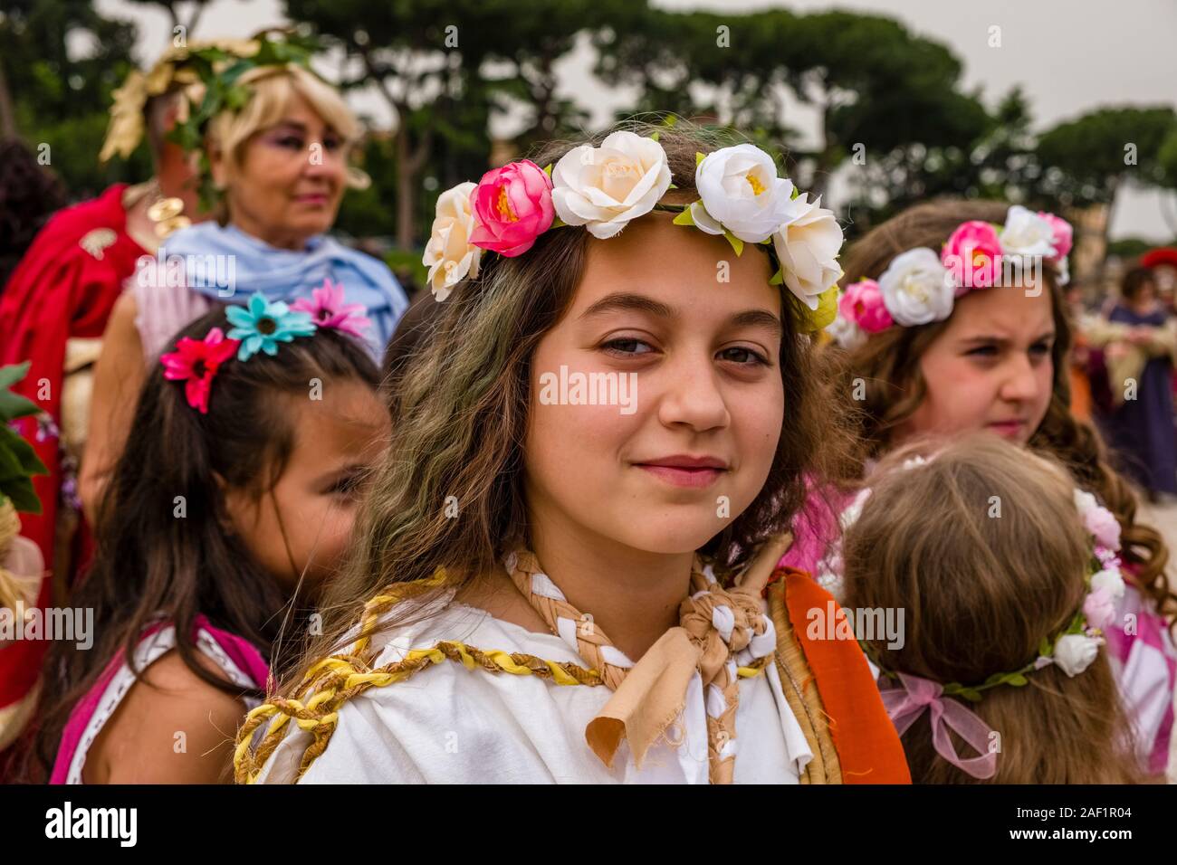 Roma girls -Fotos und -Bildmaterial in hoher Auflösung – Alamy