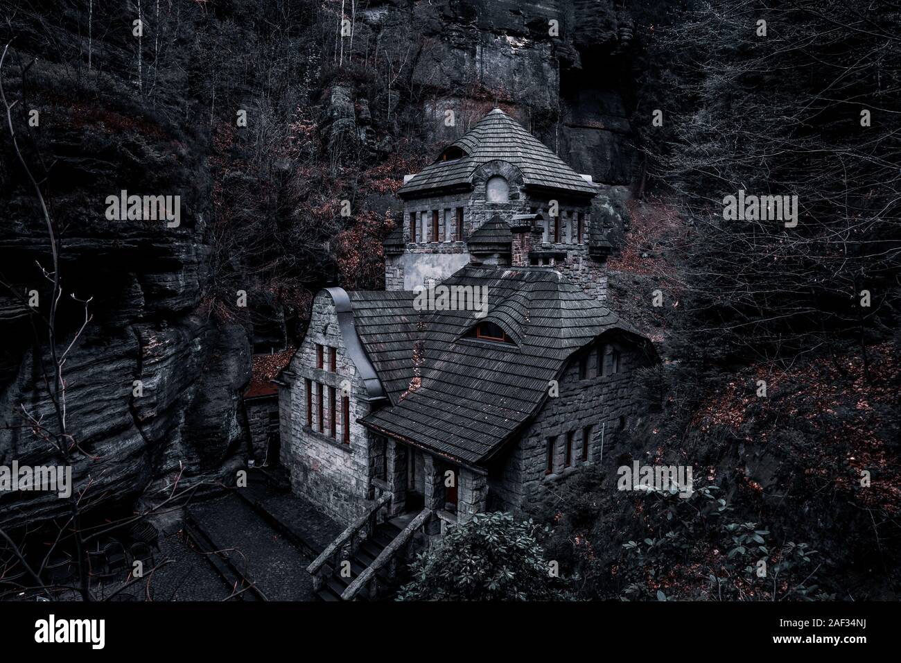 Horror haus -Fotos und -Bildmaterial in hoher Auflösung – Alamy