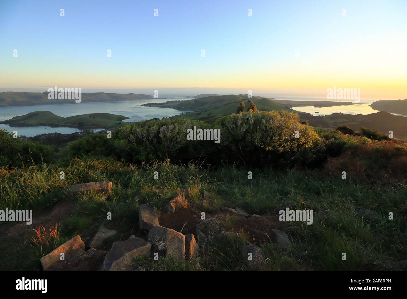 Otago Harbour ist der natürliche Hafen von Dunedin, Neuseeland ...