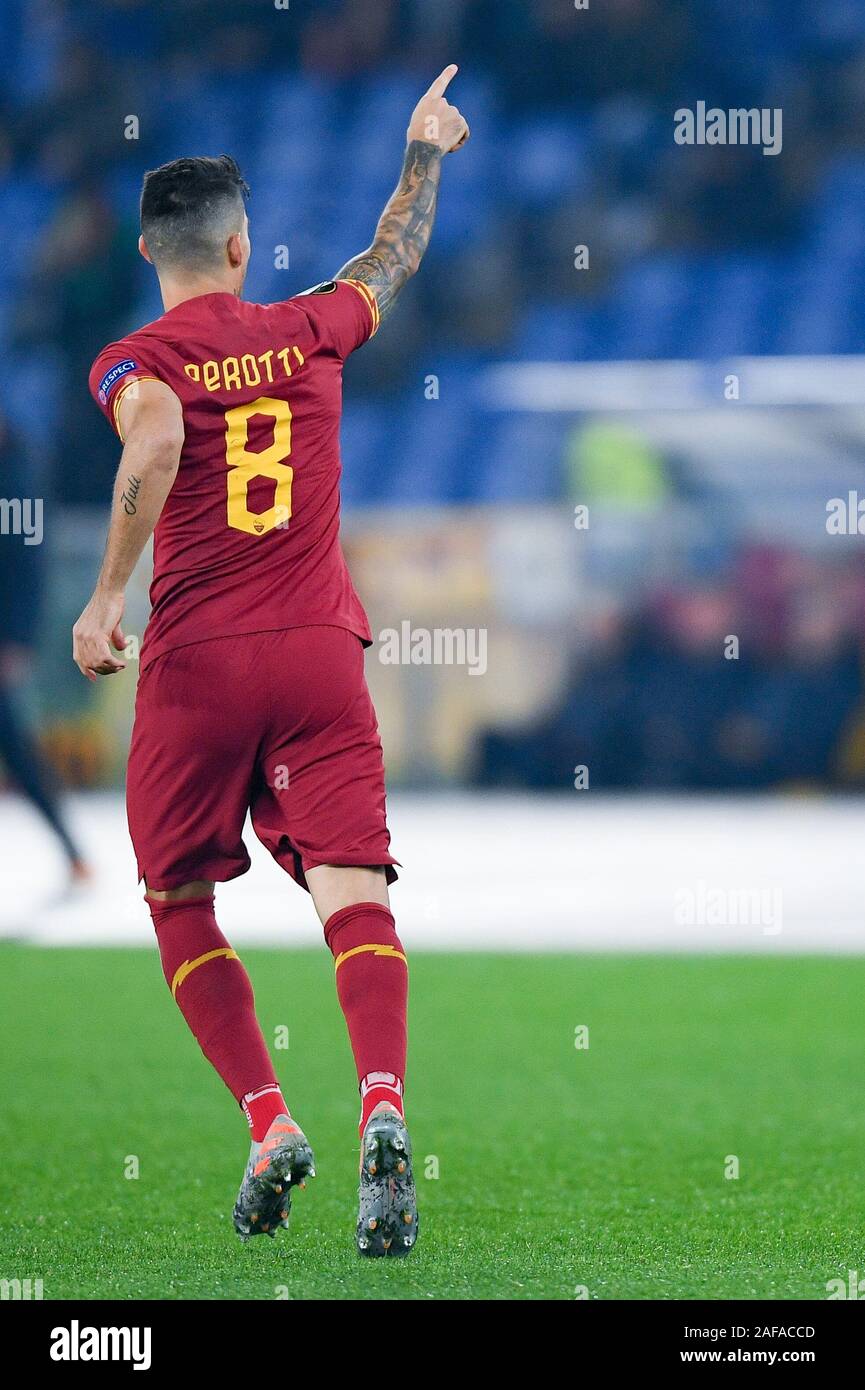 Rom, Italien. 12 Dez, 2019. Diego Perotti von AS Rom feiert zählenden ...