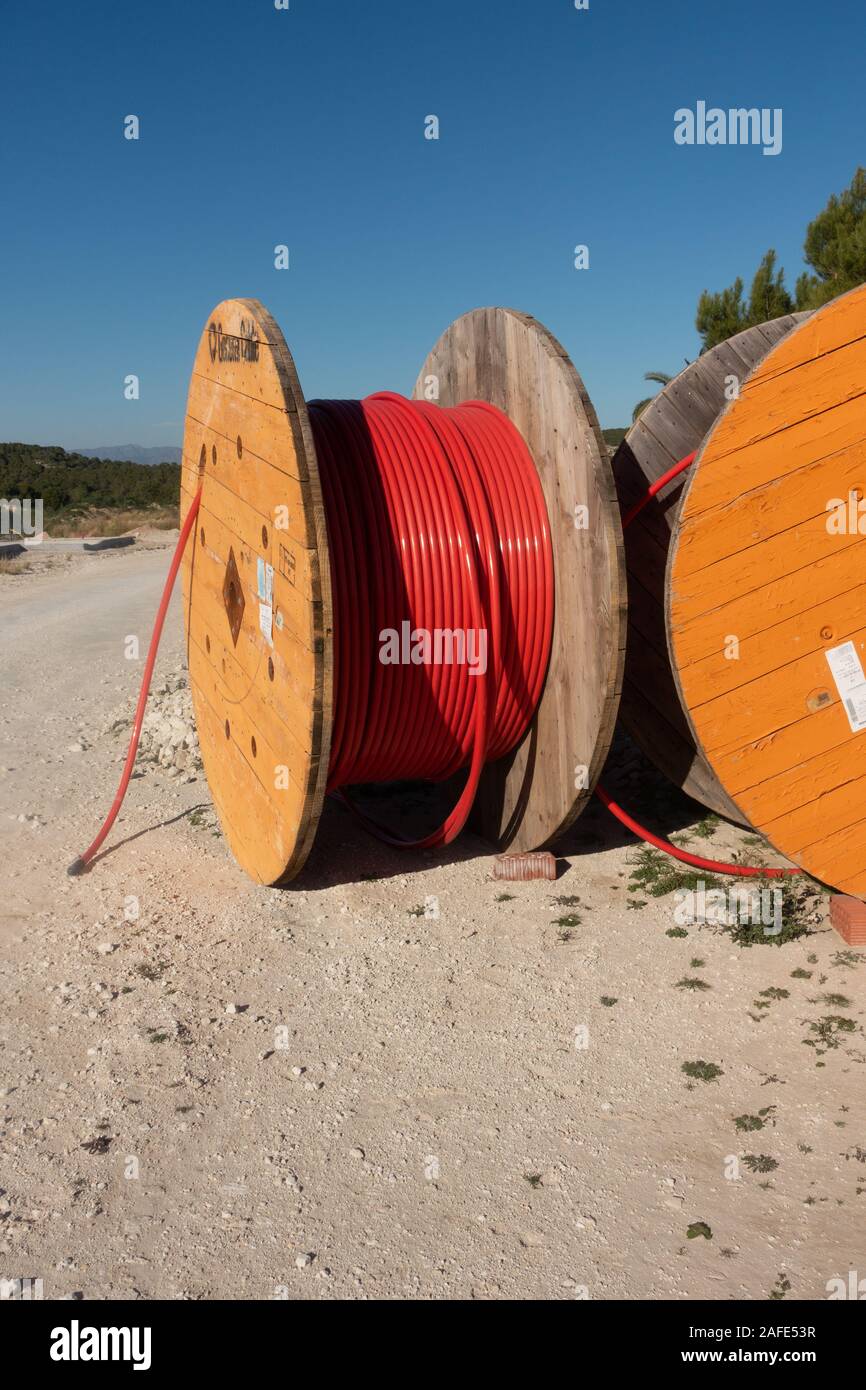 Cable roll cable reel -Fotos und -Bildmaterial in hoher Auflösung – Alamy