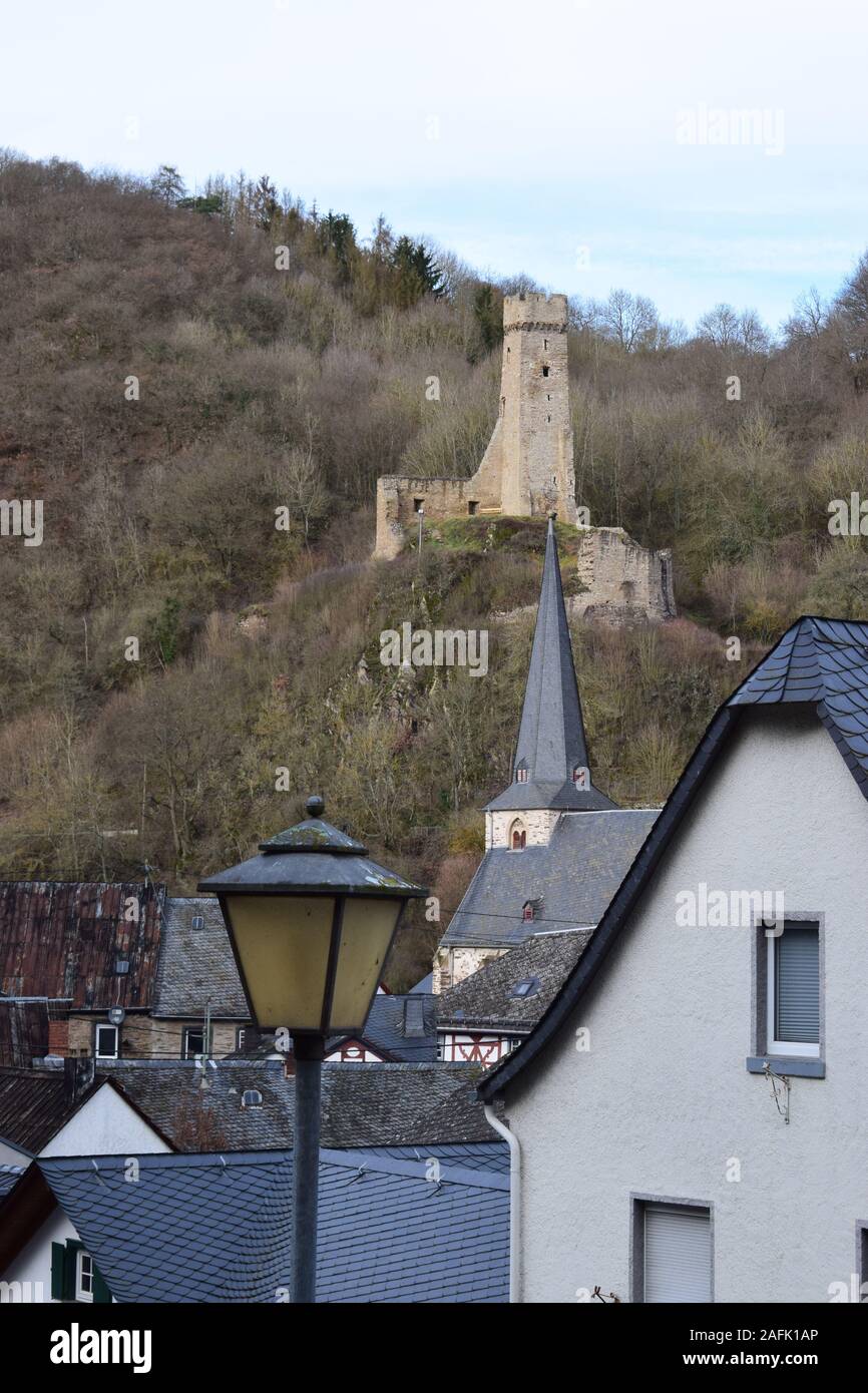 Monreal altstadt -Fotos und -Bildmaterial in hoher Auflösung – Alamy