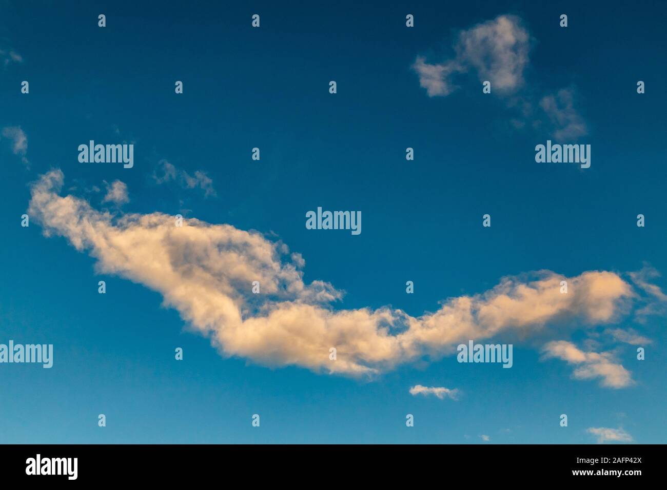 Fondo largo -Fotos und -Bildmaterial in hoher Auflösung – Alamy