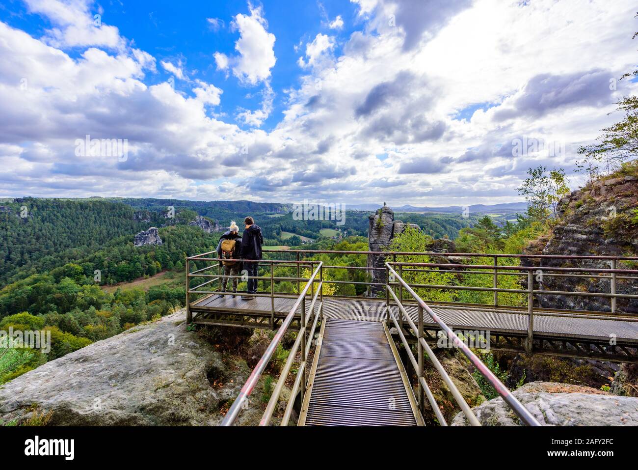 Bastei Felsen in der Sächsischen Schweiz, schöne Landschaft rund um die ...