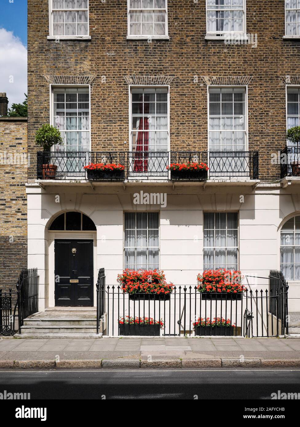 London townhouse exterior -Fotos und -Bildmaterial in hoher Auflösung ...