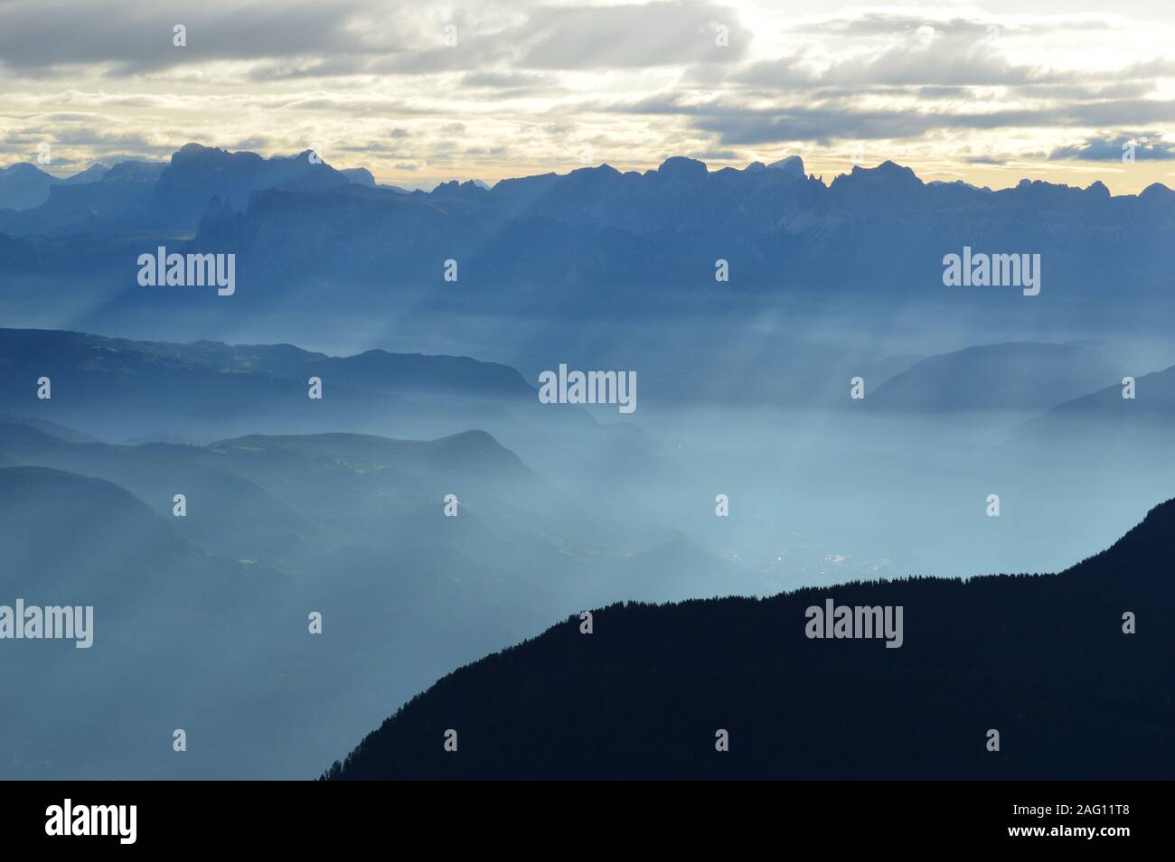 Monte luco -Fotos und -Bildmaterial in hoher Auflösung – Alamy