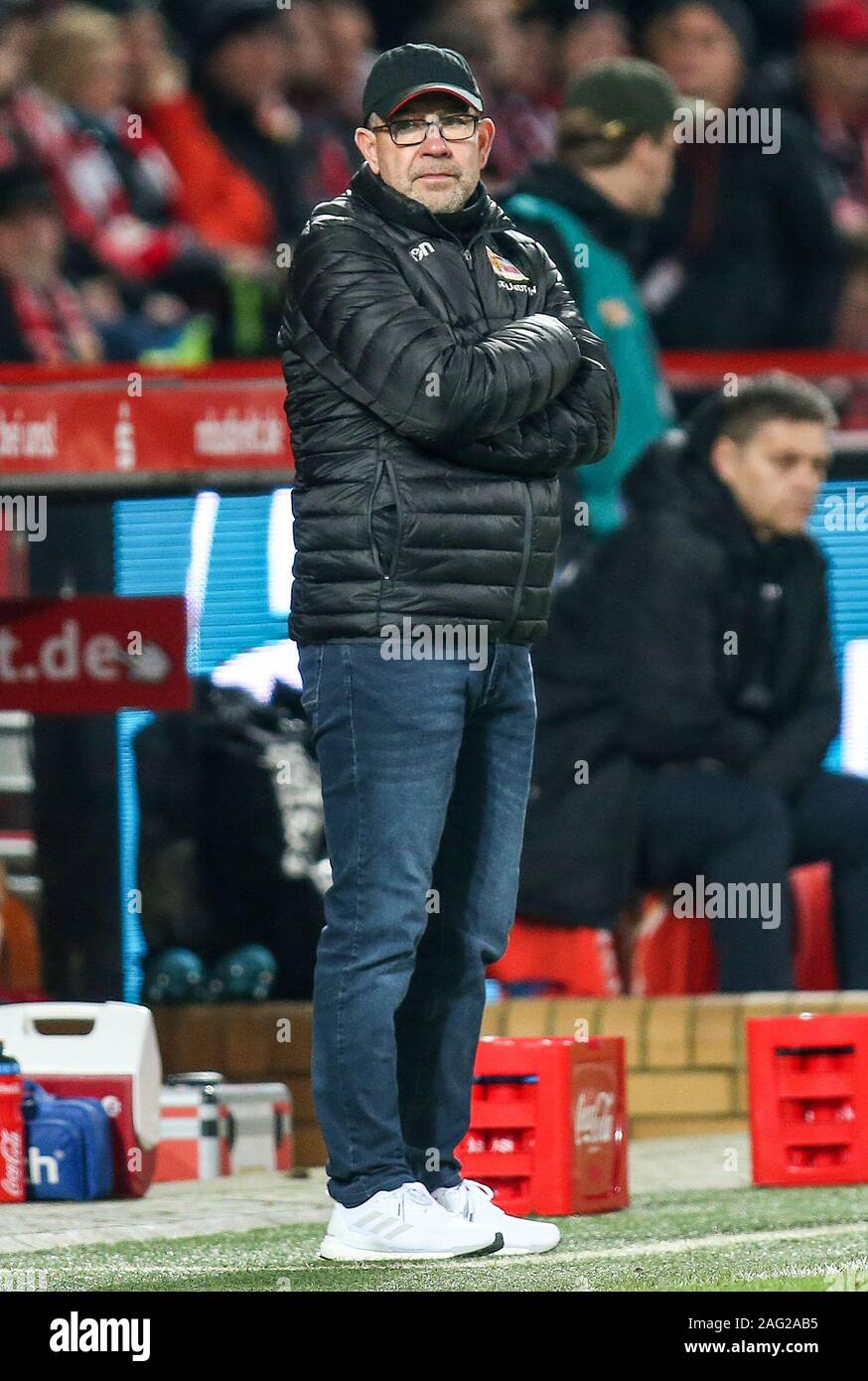 Trainer 1 fc union berlin an der seitenlinie stehend -Fotos und ...