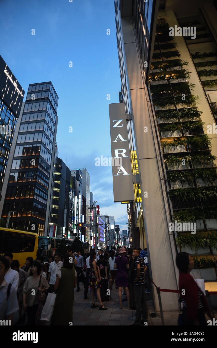 Zara stores -Fotos und -Bildmaterial in hoher Auflösung – Alamy