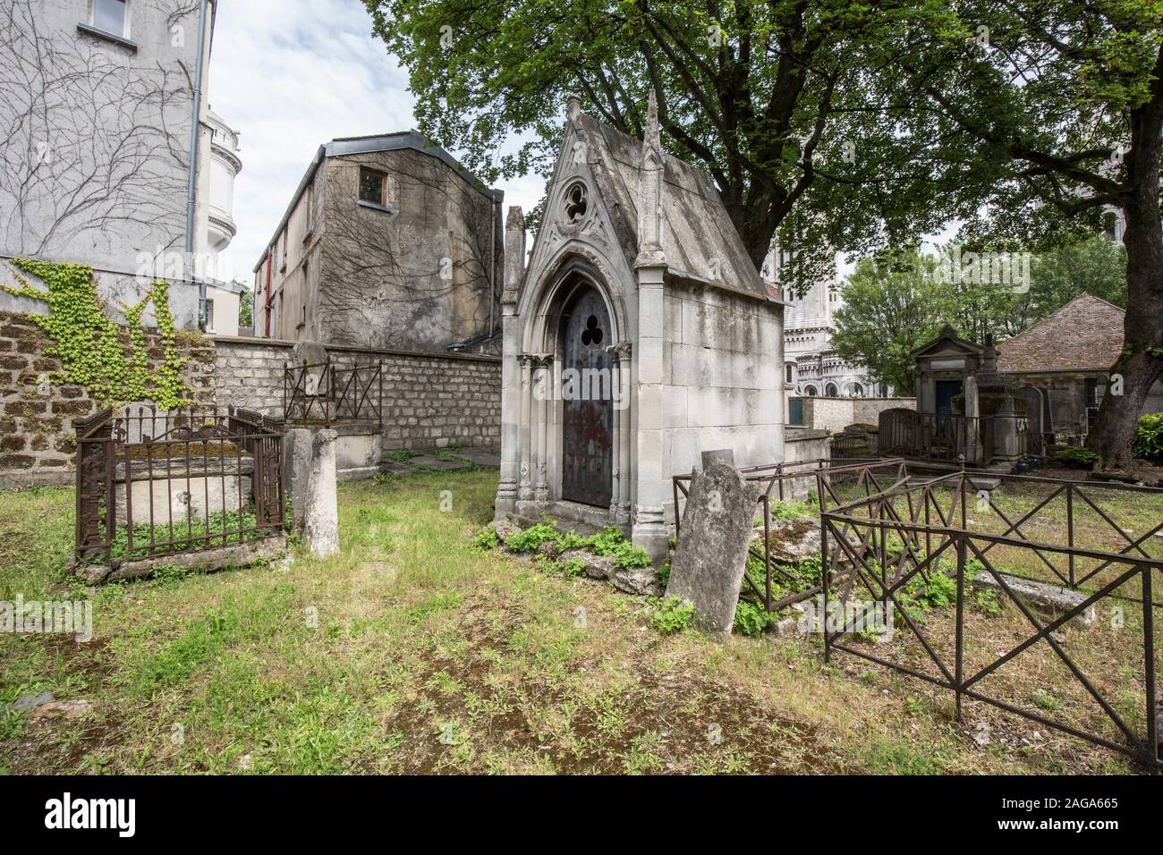 Place du calvaire montmartre -Fotos und -Bildmaterial in hoher ...