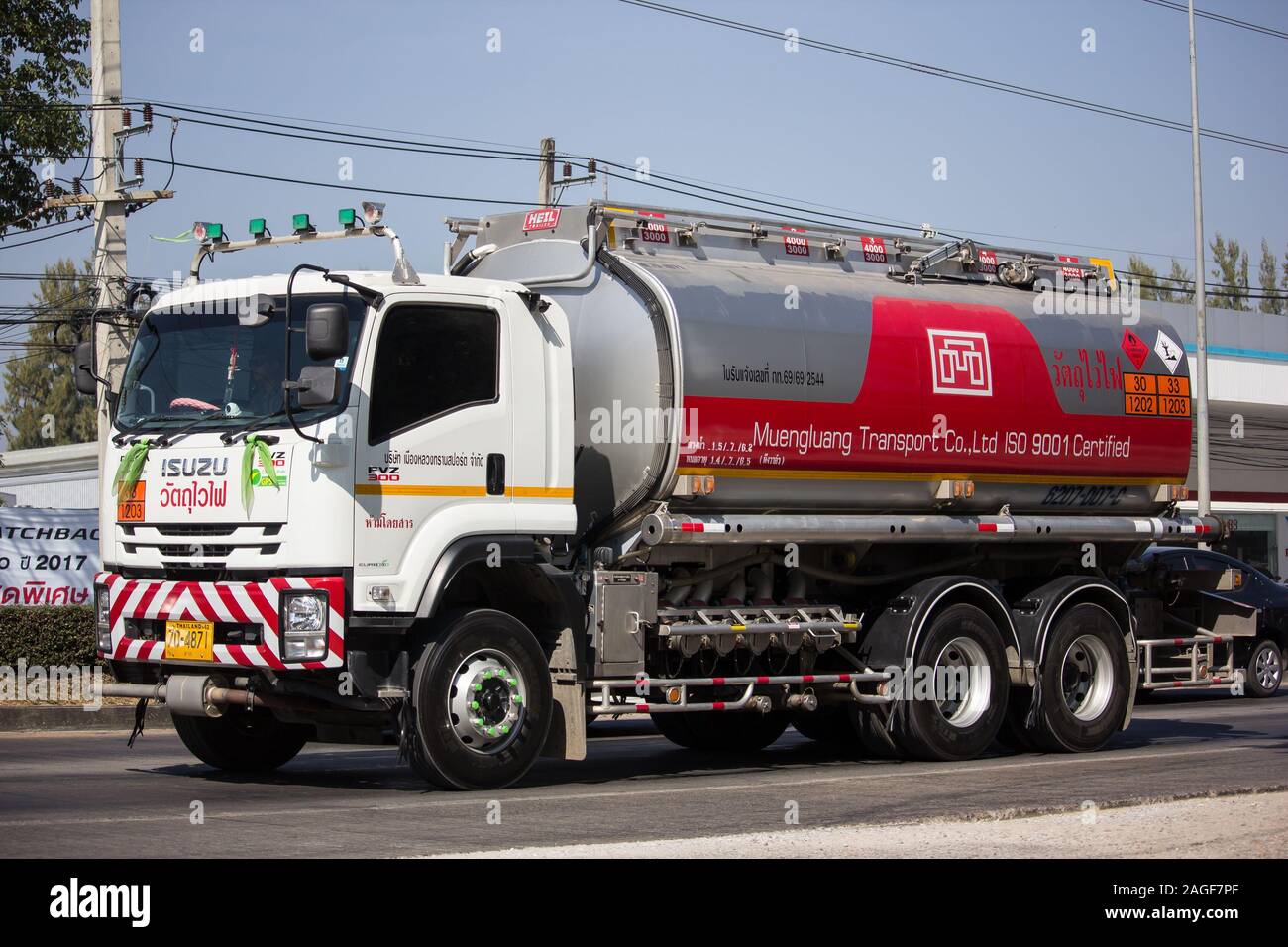 Chiangmai, Thailand - 16. Dezember 2019: Oil Truck von MeungLuang Öl ...