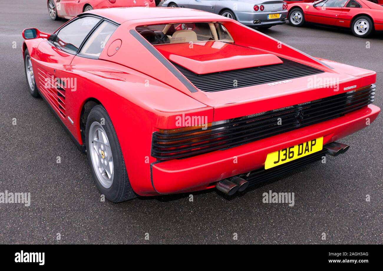Ferrari flat 12 motor -Fotos und -Bildmaterial in hoher Auflösung – Alamy