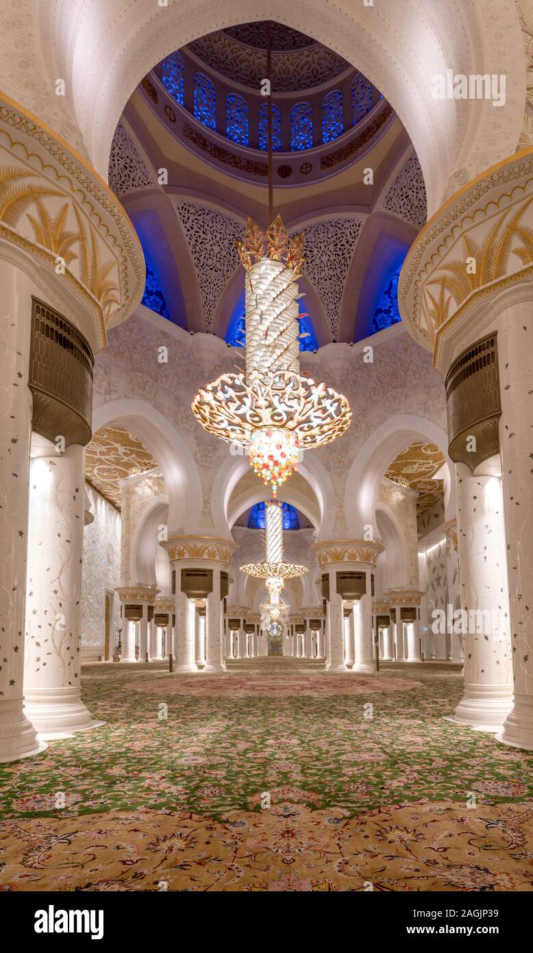 Moschee innen gold -Fotos und -Bildmaterial in hoher Auflösung – Alamy