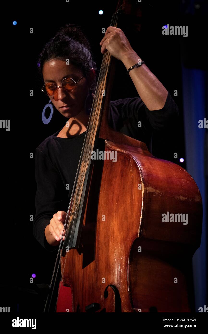 Rosa brunello -Fotos und -Bildmaterial in hoher Auflösung – Alamy