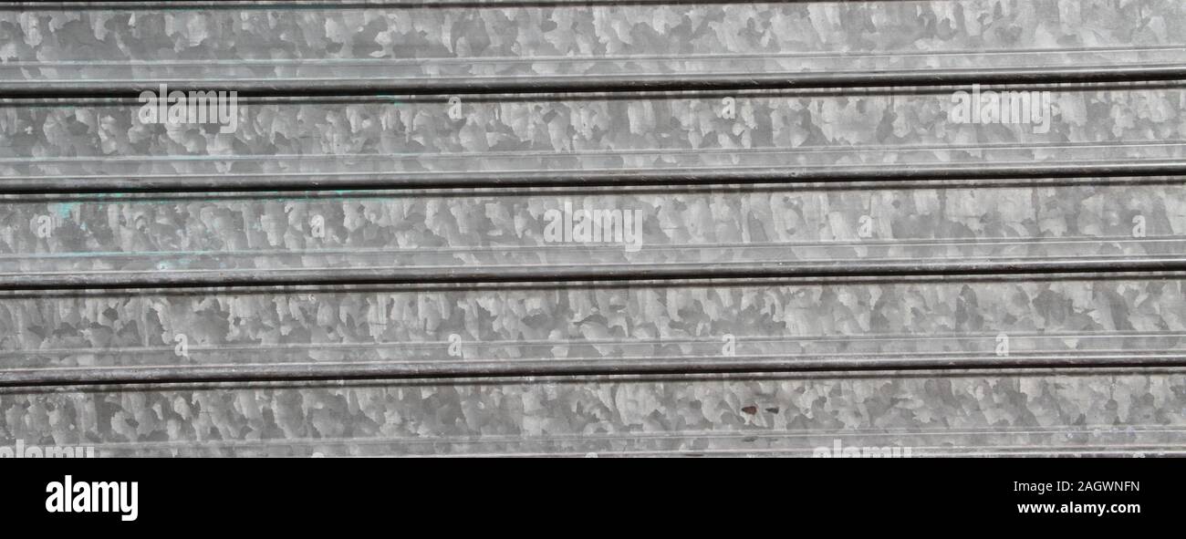 Hintergrund grau Wellblech Fassade Stockfotografie - Alamy