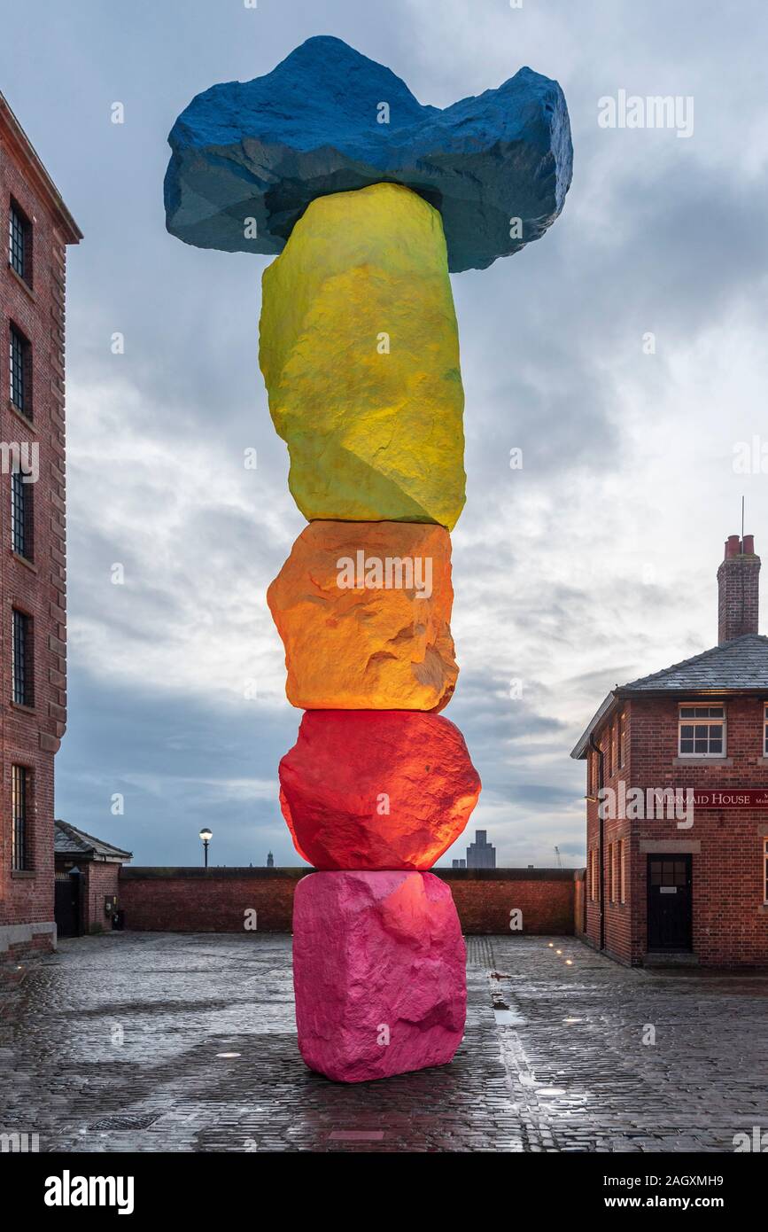 Liverpool beleuchtet -Fotos und -Bildmaterial in hoher Auflösung – Alamy