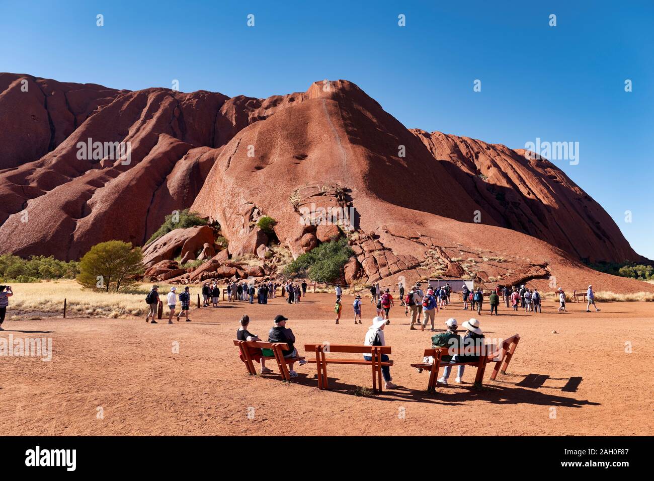 Ayers rock climb -Fotos und -Bildmaterial in hoher Auflösung – Alamy