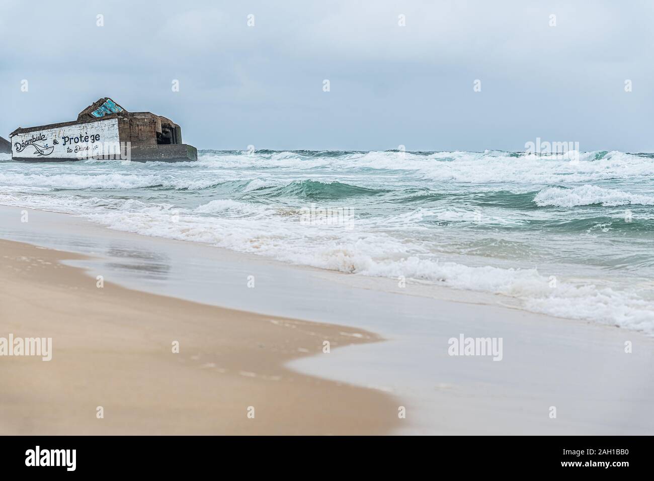 Betonunterstand am strand -Fotos und -Bildmaterial in hoher Auflösung ...