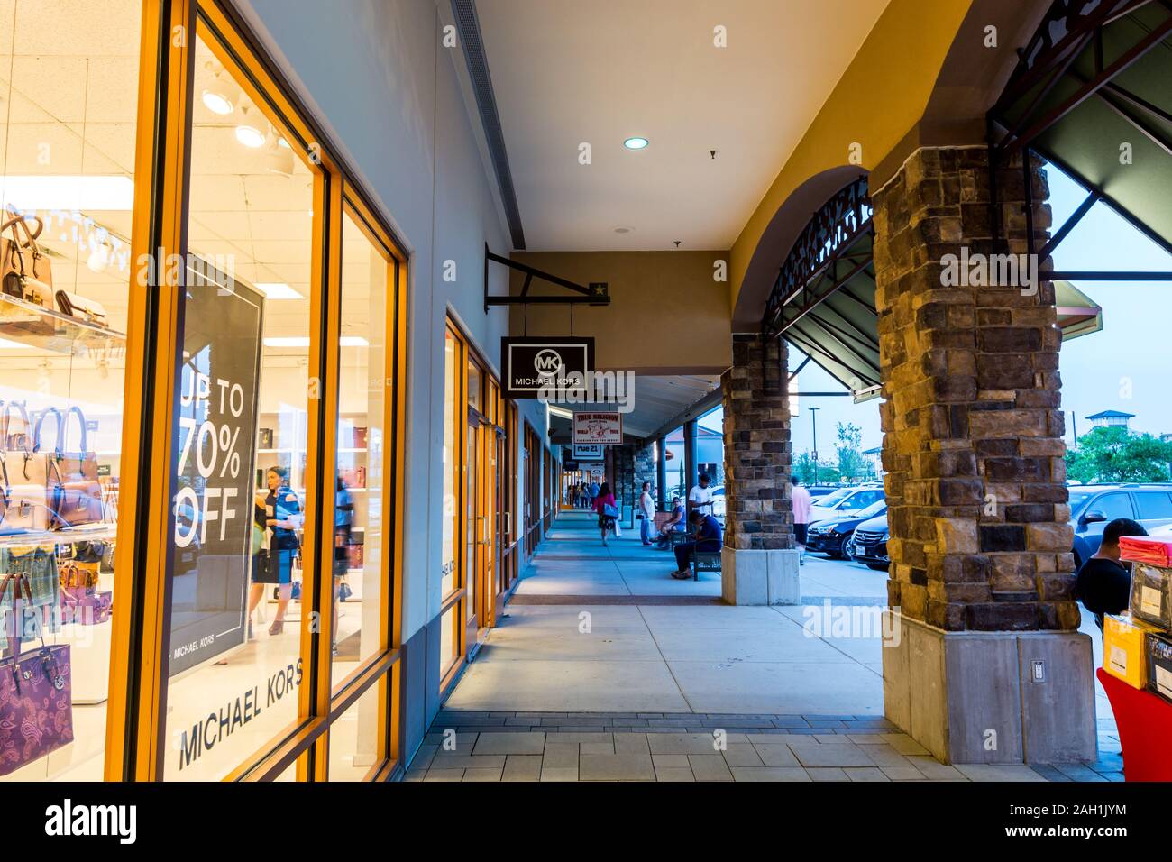 Allen premium outlets -Fotos und -Bildmaterial in hoher Auflösung – Alamy