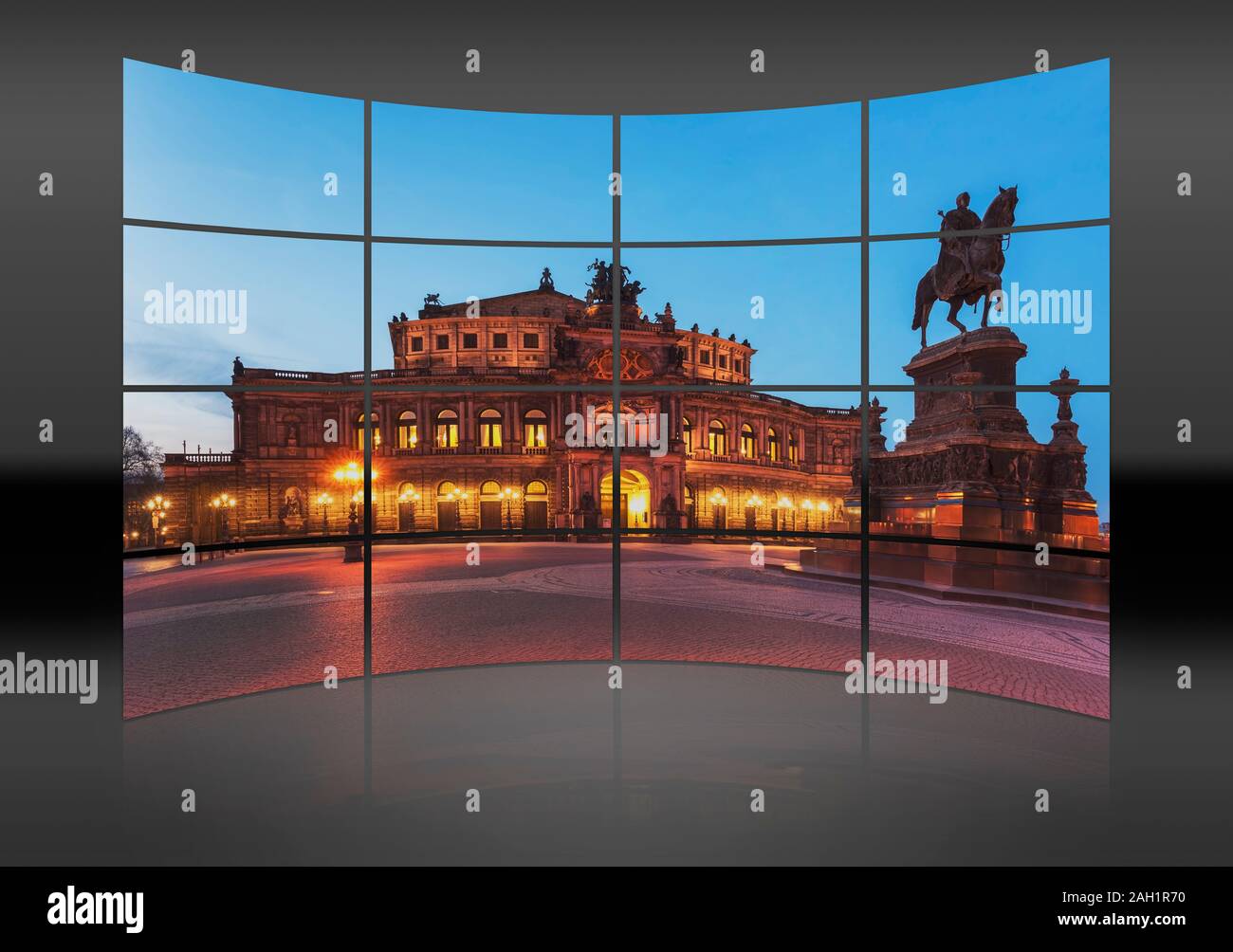 Blick über das Theater Platz nach der Semper Oper Dresden, Sachsen ...