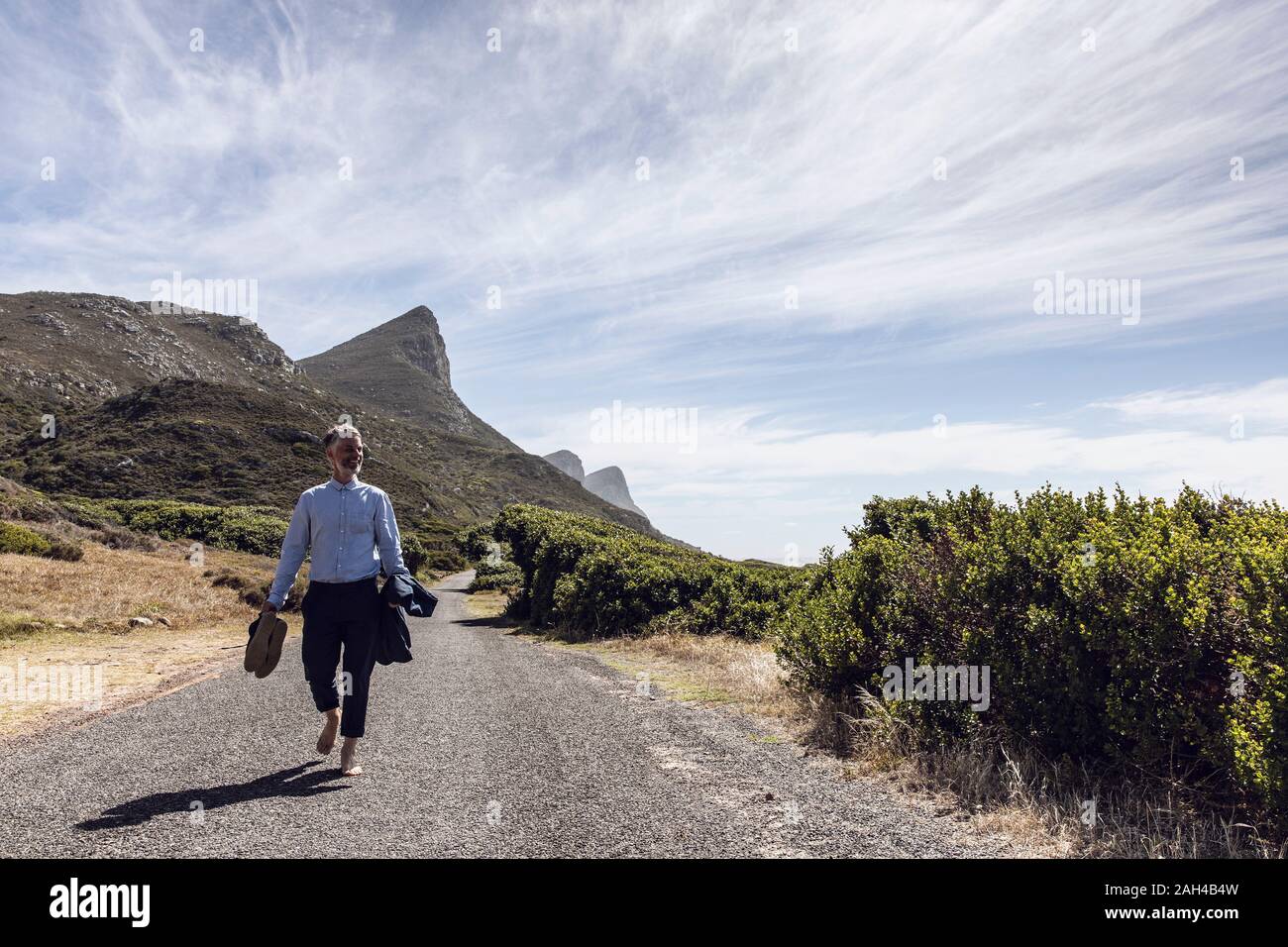 Barfuß Auf Der Straße Stockfotos und -bilder Kaufen - Alamy