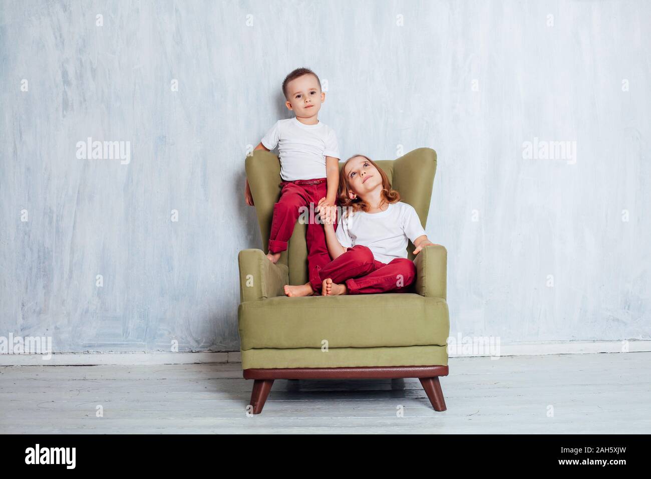 Zusammen Kindheit Stockfotos und -bilder Kaufen - Alamy