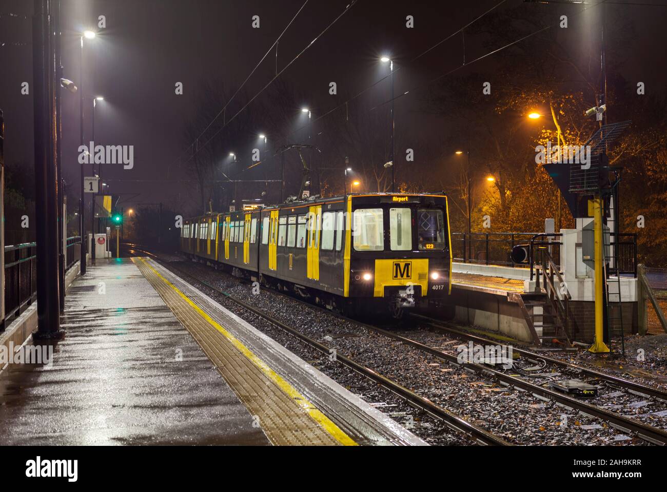 Tyne and wear metro train -Fotos und -Bildmaterial in hoher Auflösung ...