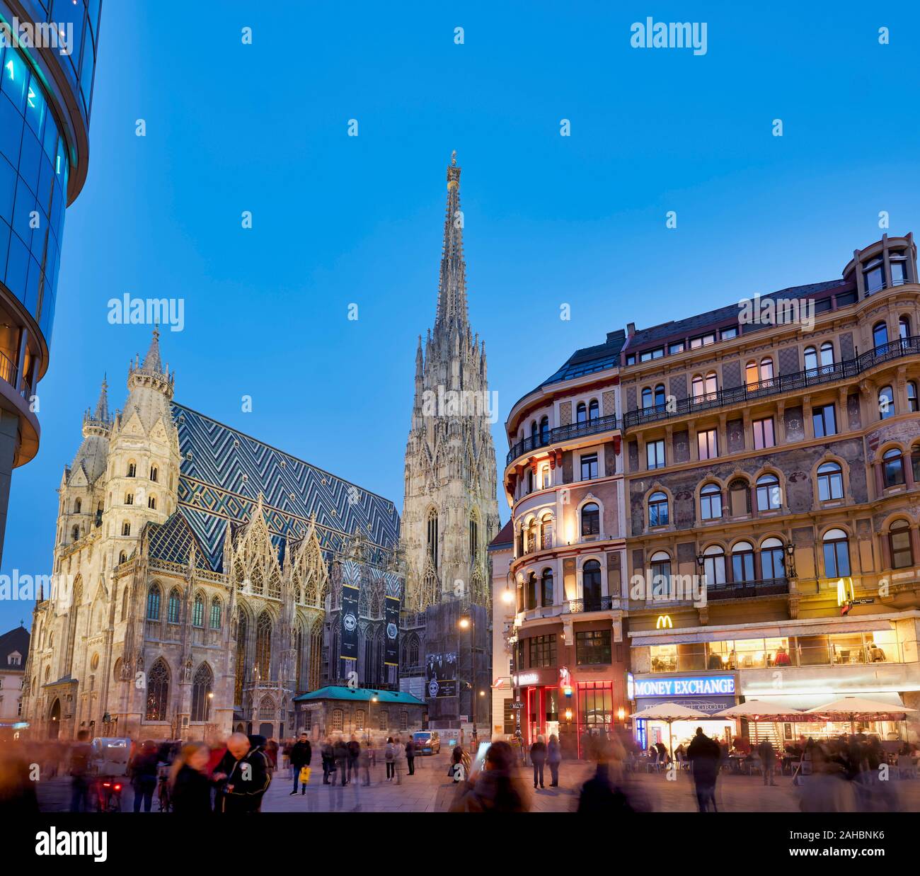 Stephansdom stephansplatz -Fotos und -Bildmaterial in hoher Auflösung ...
