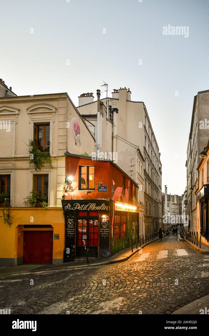 Typisches pariser viertel -Fotos und -Bildmaterial in hoher Auflösung ...