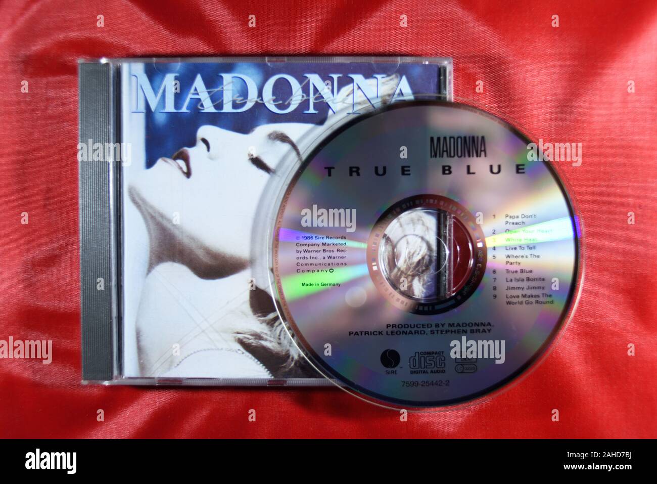 Madonna cds -Fotos und -Bildmaterial in hoher Auflösung – Alamy