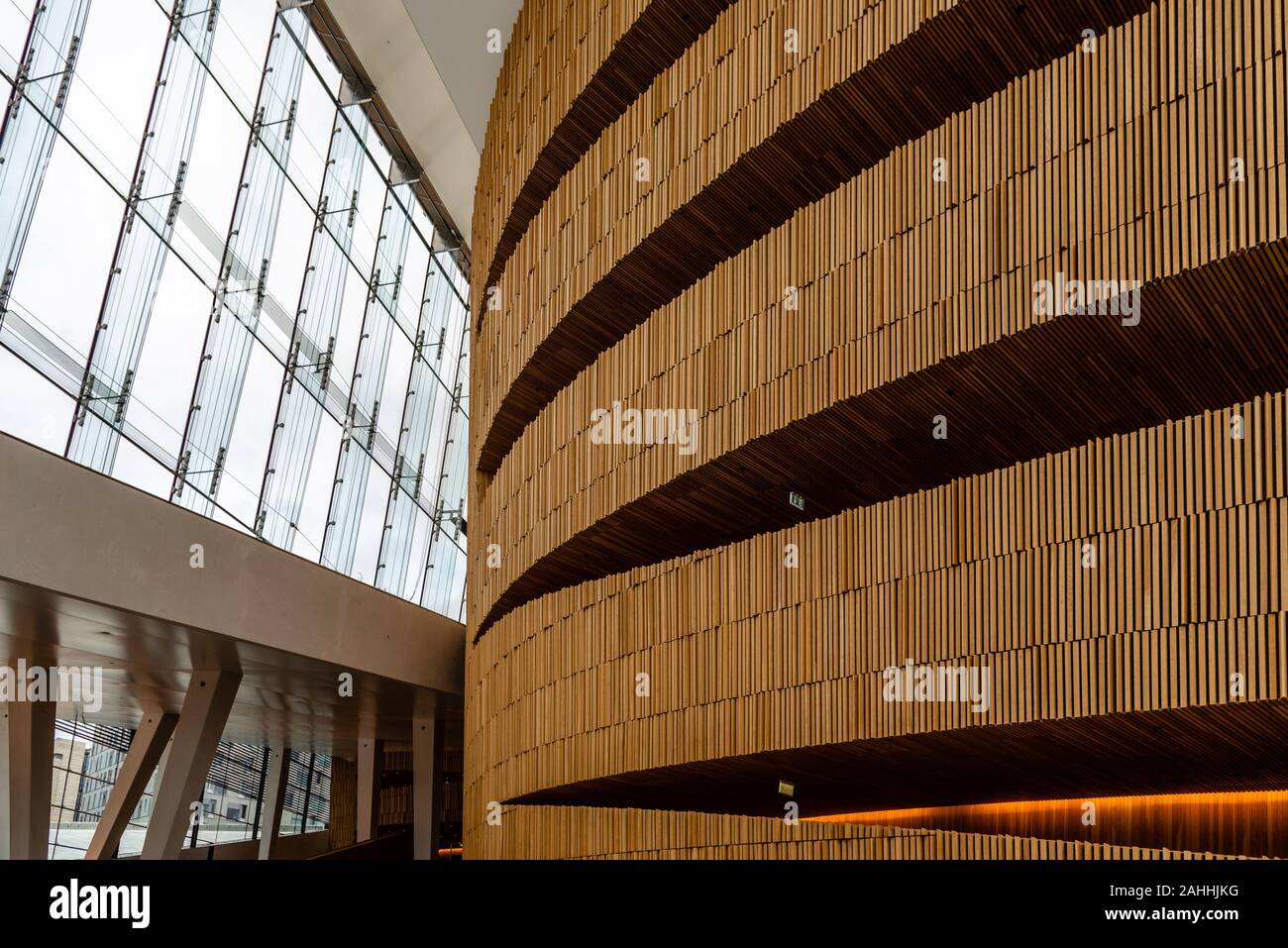 Modern opera house interior -Fotos und -Bildmaterial in hoher Auflösung ...