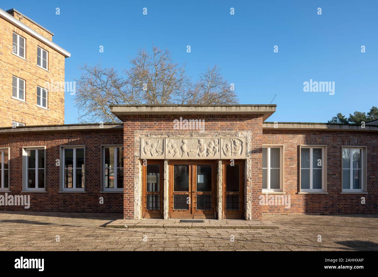 Ddr schule -Fotos und -Bildmaterial in hoher Auflösung – Alamy