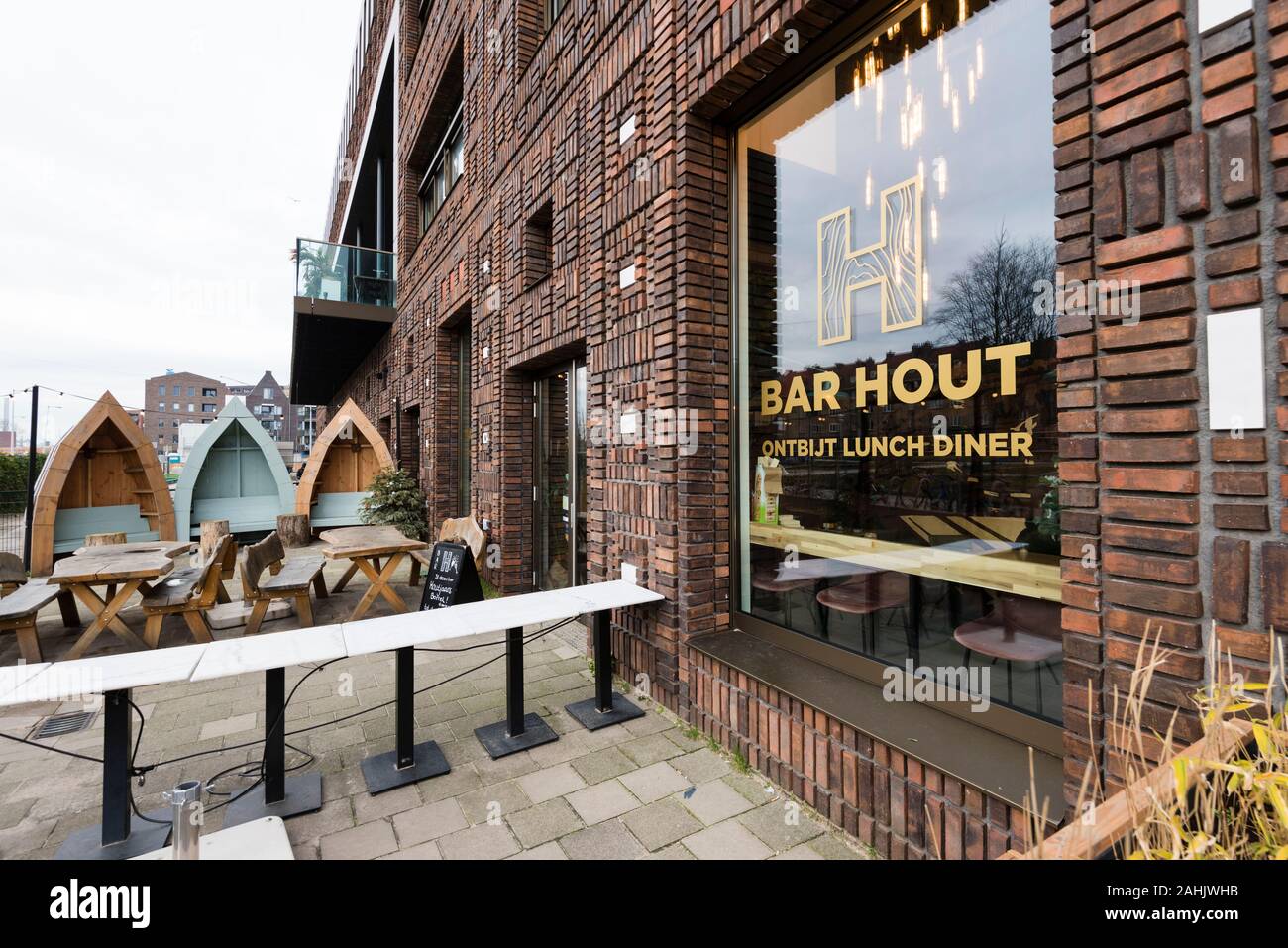 Bar hout -Fotos und -Bildmaterial in hoher Auflösung – Alamy