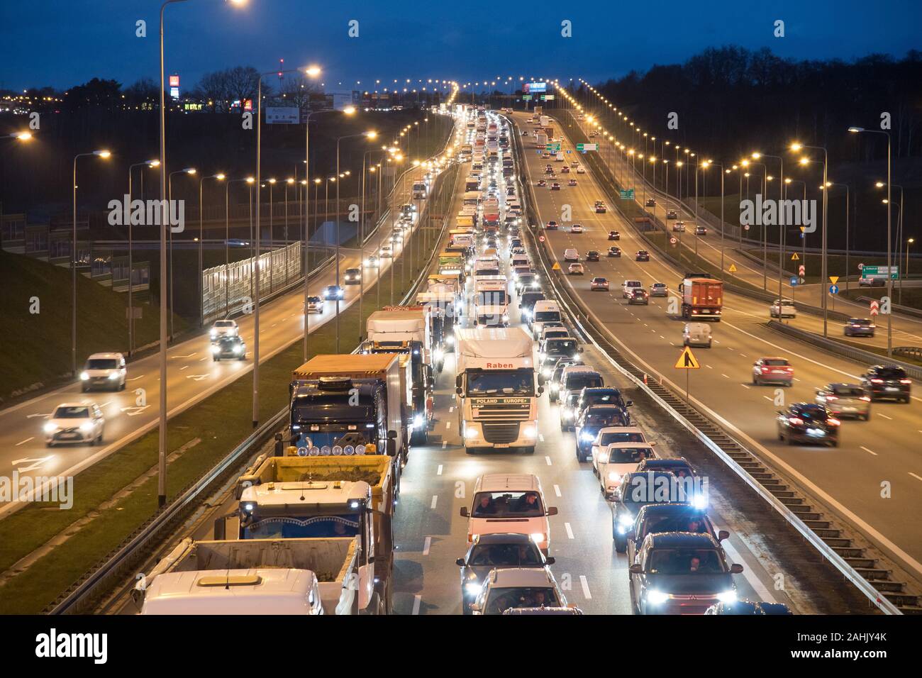 Stau auf der Schnellstraße S6 namens Obwodnica Trojmiasta (dreistadt ...